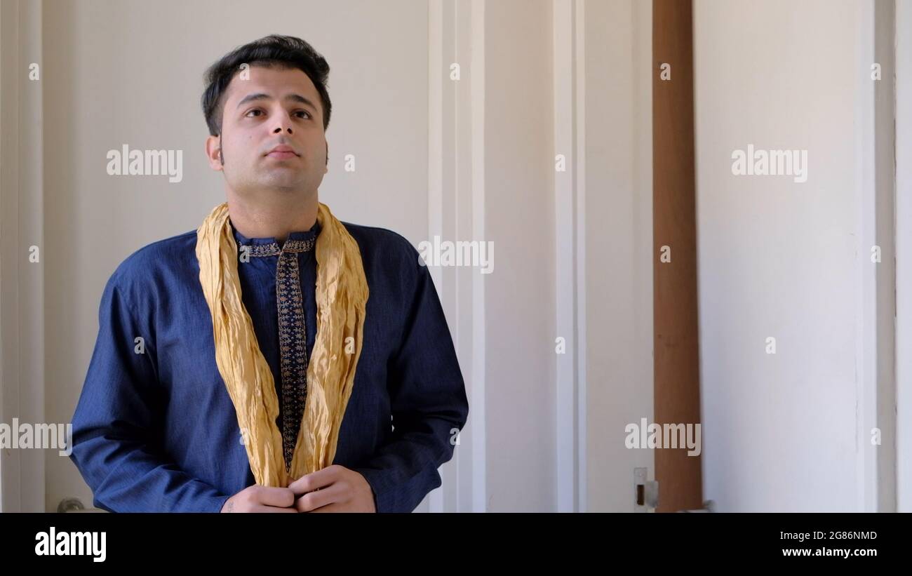 South Asian man wearing a traditional costume Stock Photo - Alamy