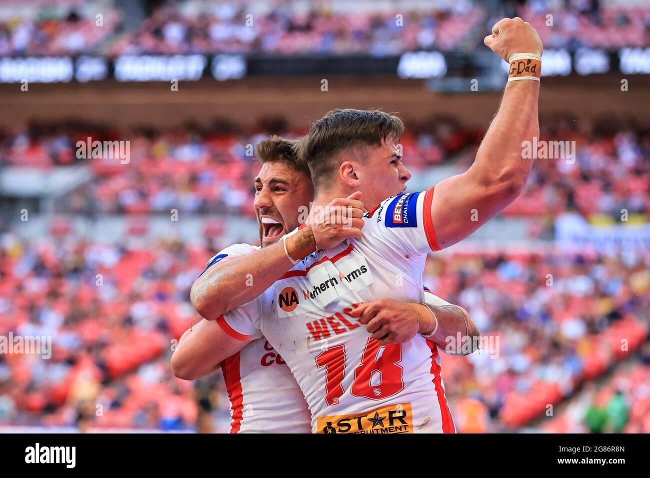 Tommy Makinson (2) of St Helens celebrates his try Stock Photo - Alamy