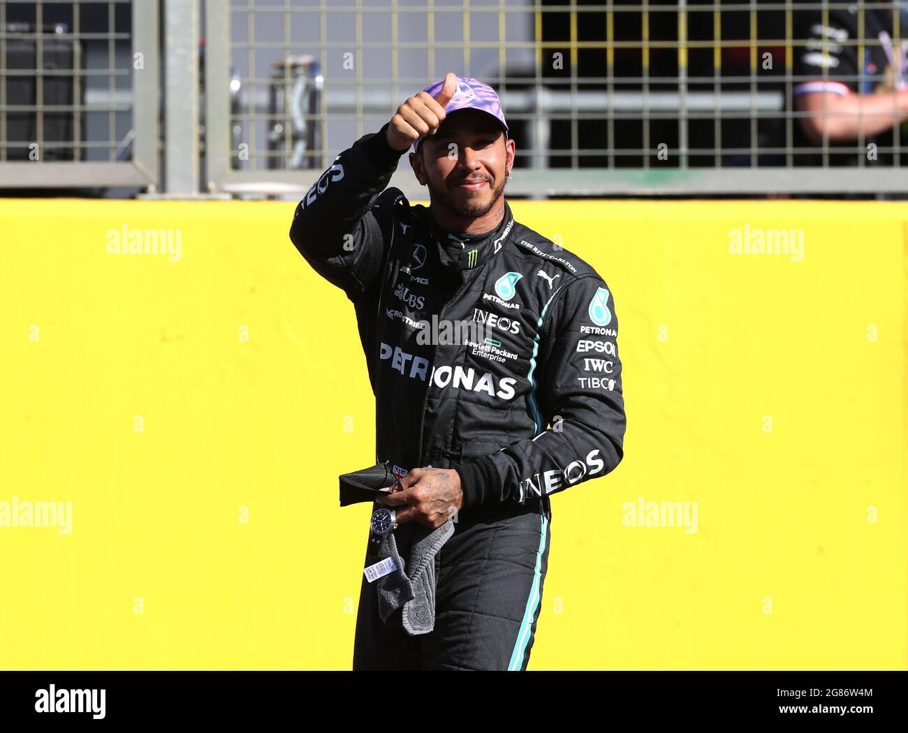 Silverstone f1 2021 crowd hi-res stock photography and images - Alamy