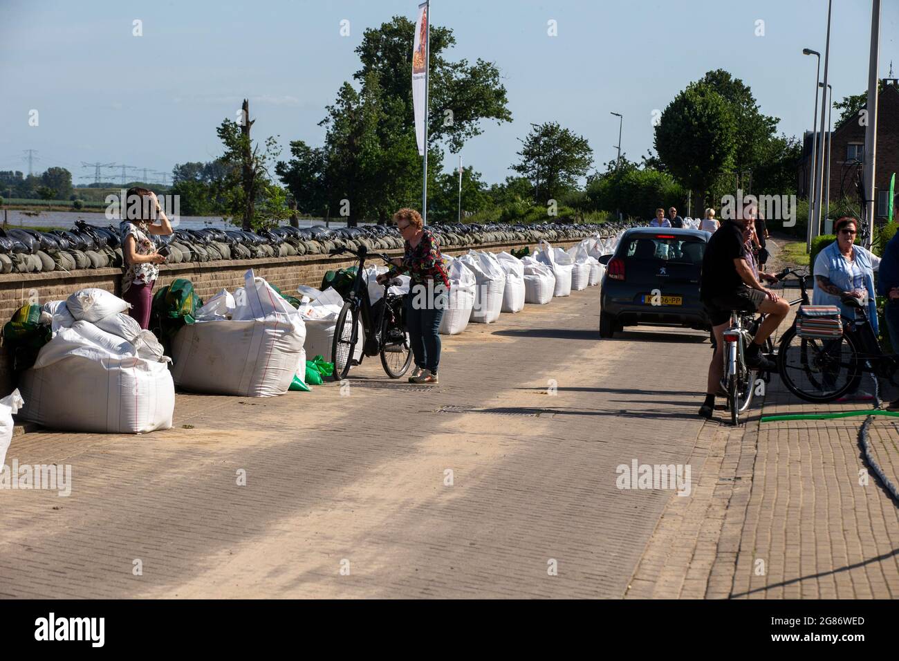 Illsutration shows the wtaer level in Heppeneert in Maaseik, where ...