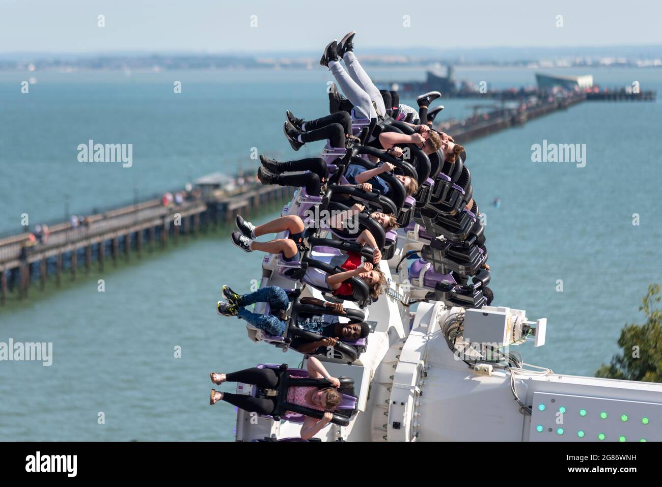 Southend seafront southend pier hi-res stock photography and images - Alamy
