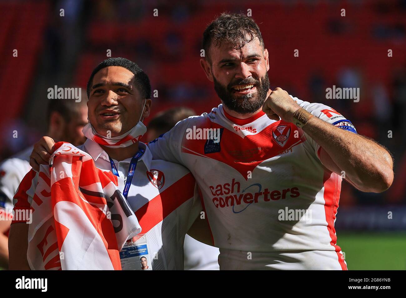 Alex Walmsley (8) of St Helens celebrates after the final whistle in ...