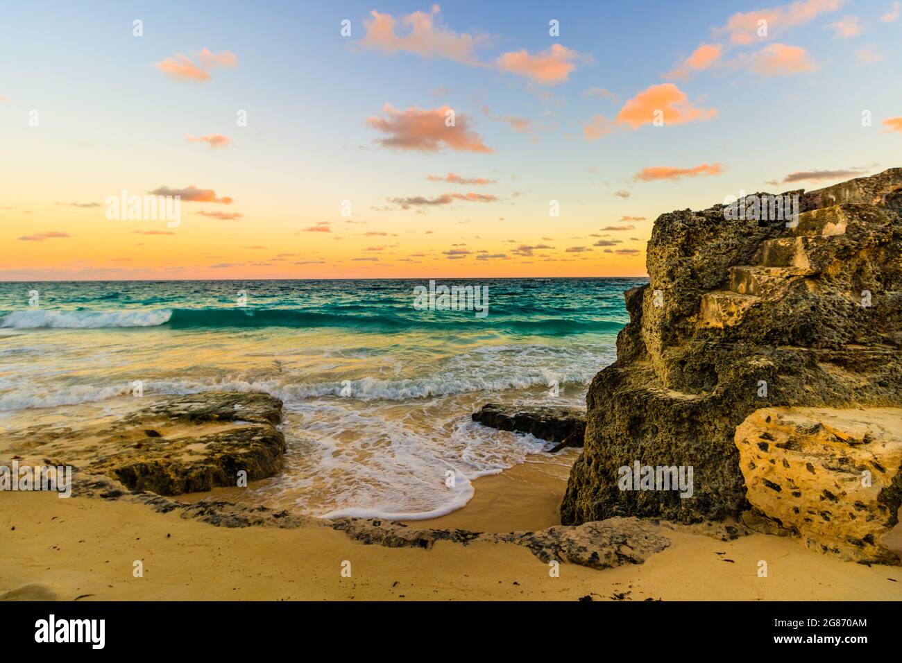 Bermuda hamilton sunset hi-res stock photography and images - Alamy