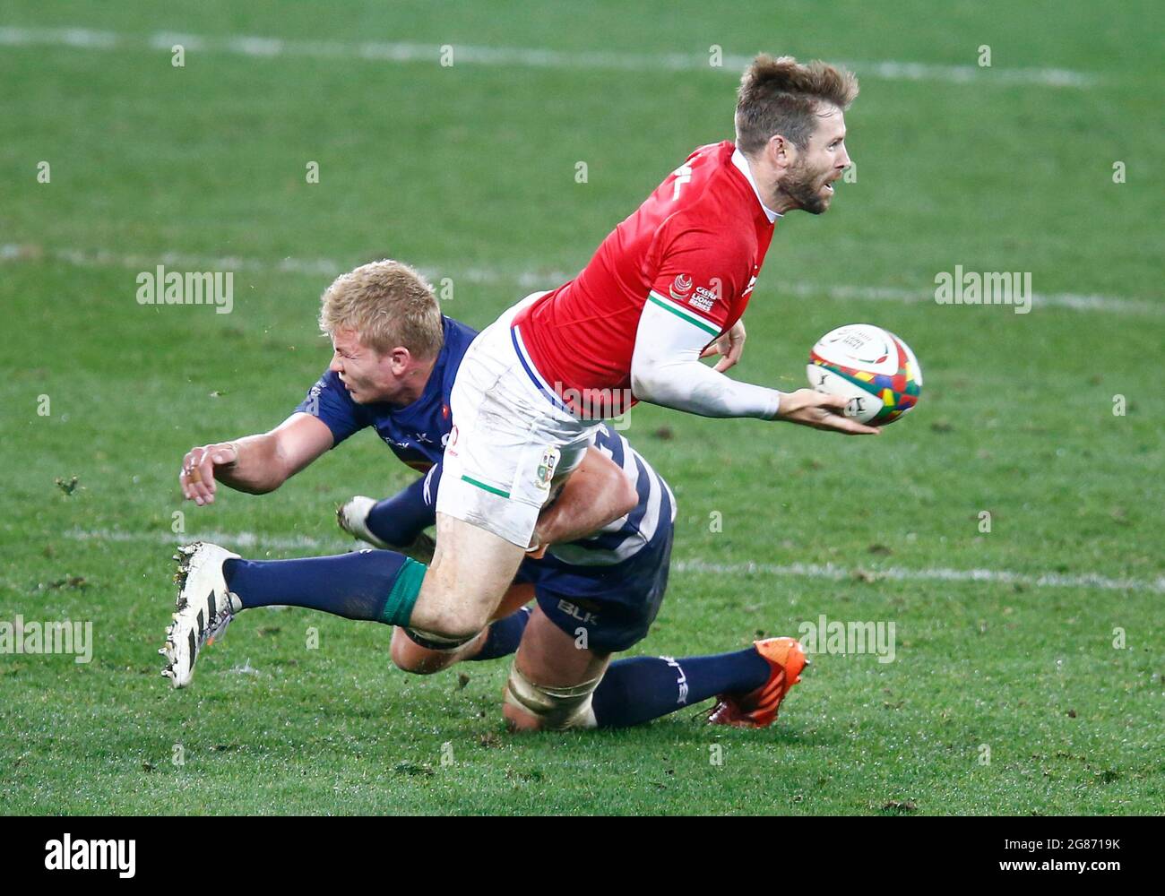 Johan du Toit of the DHL Stormers tackling Elliot Daly of the British ...