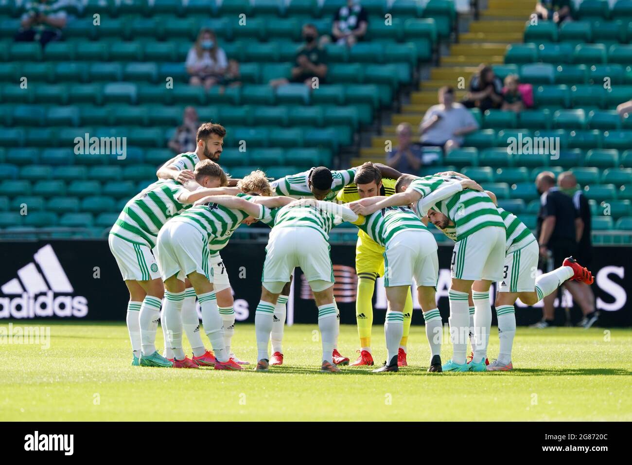 Glasgow celtic huddle hi-res stock photography and images - Alamy