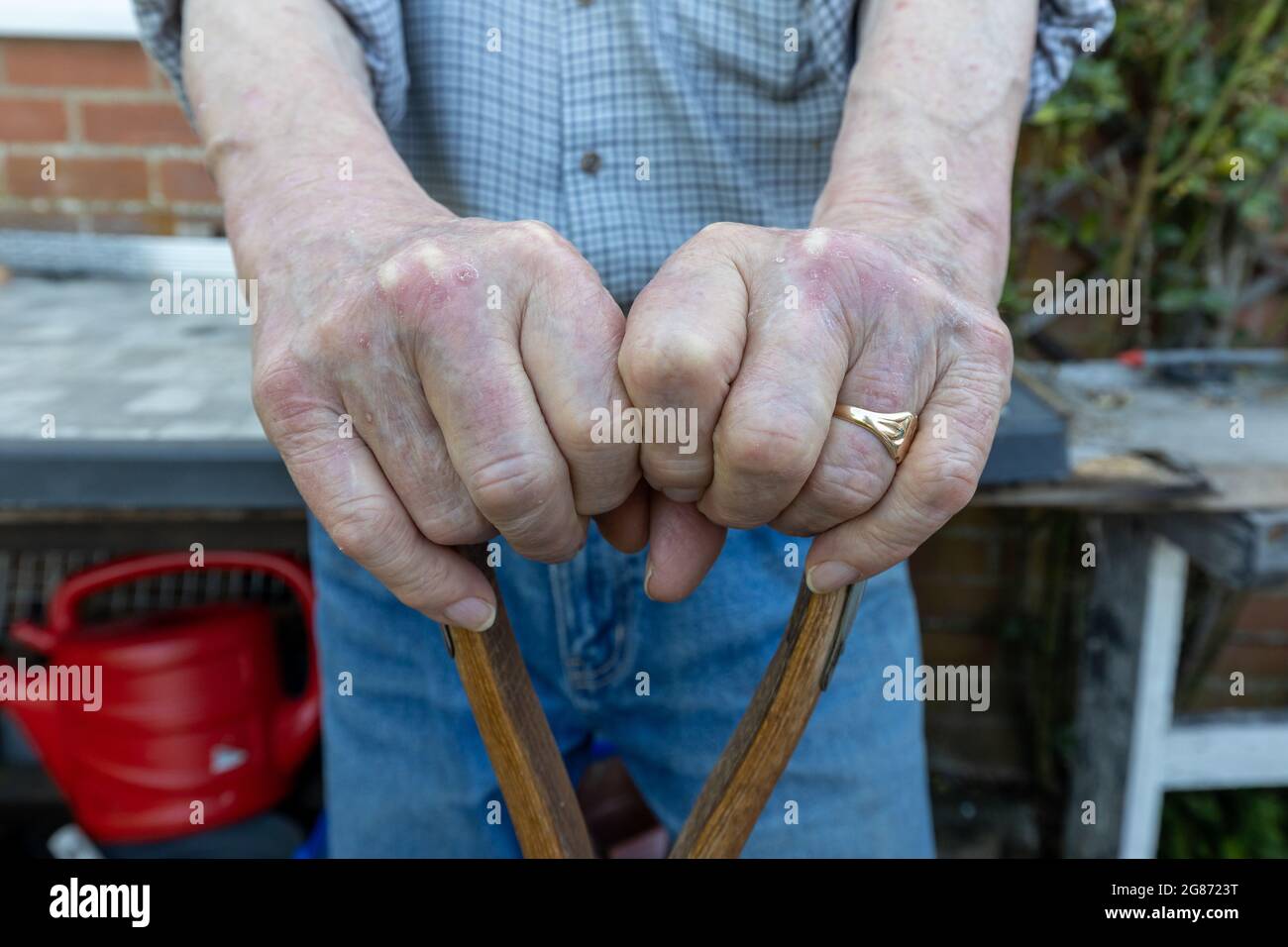 Work worn hands hi-res stock photography and images - Alamy