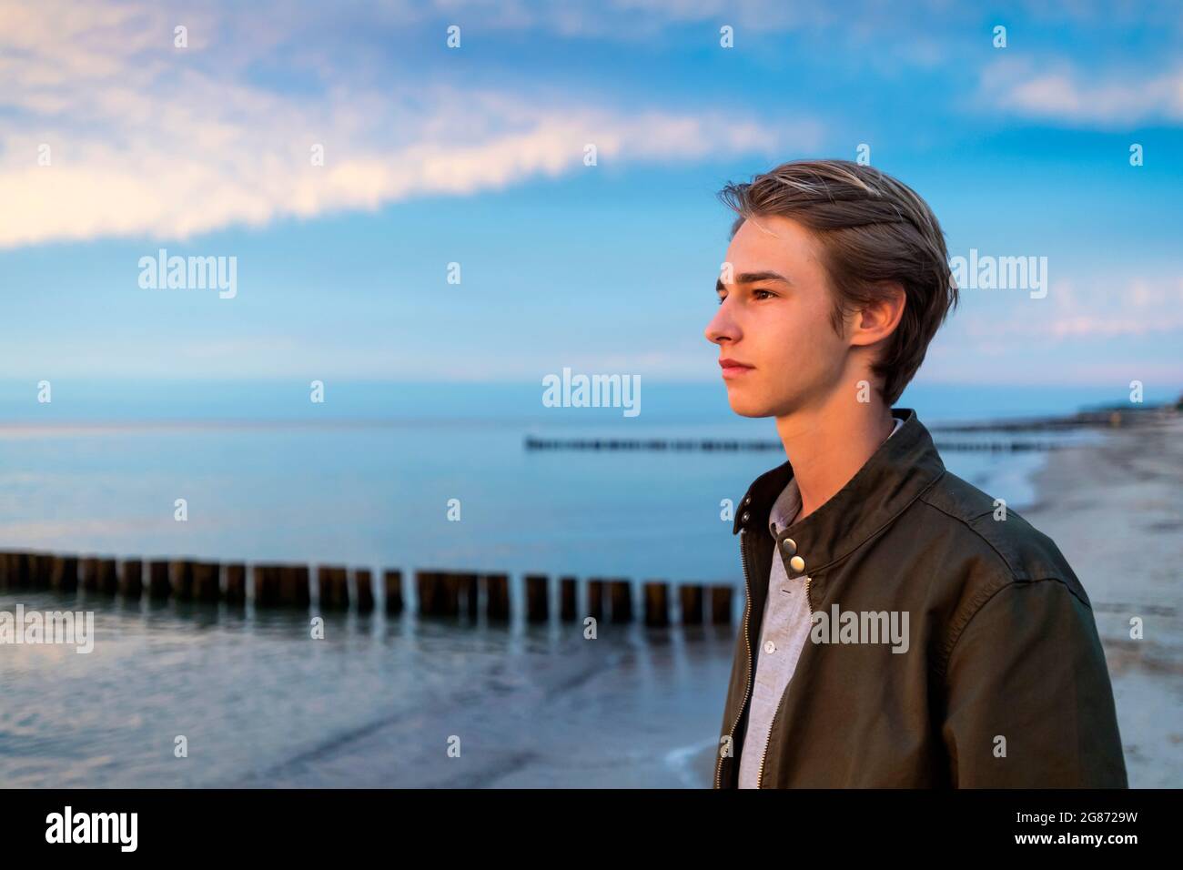 Summer sunset on beach hi-res stock photography and images - Alamy