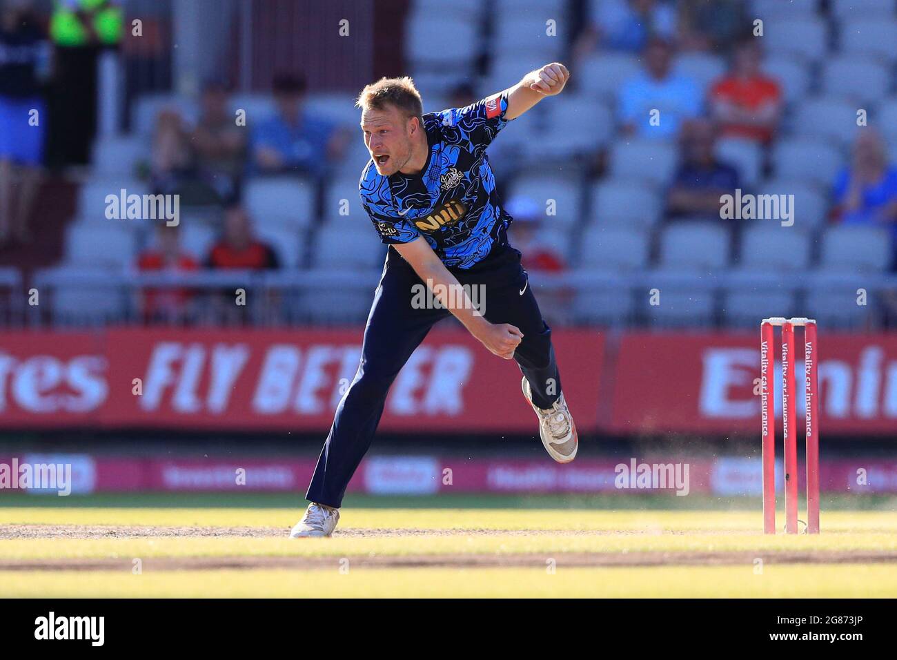 Matthew Waite bowling for Yorkshire Vikings Stock Photo - Alamy