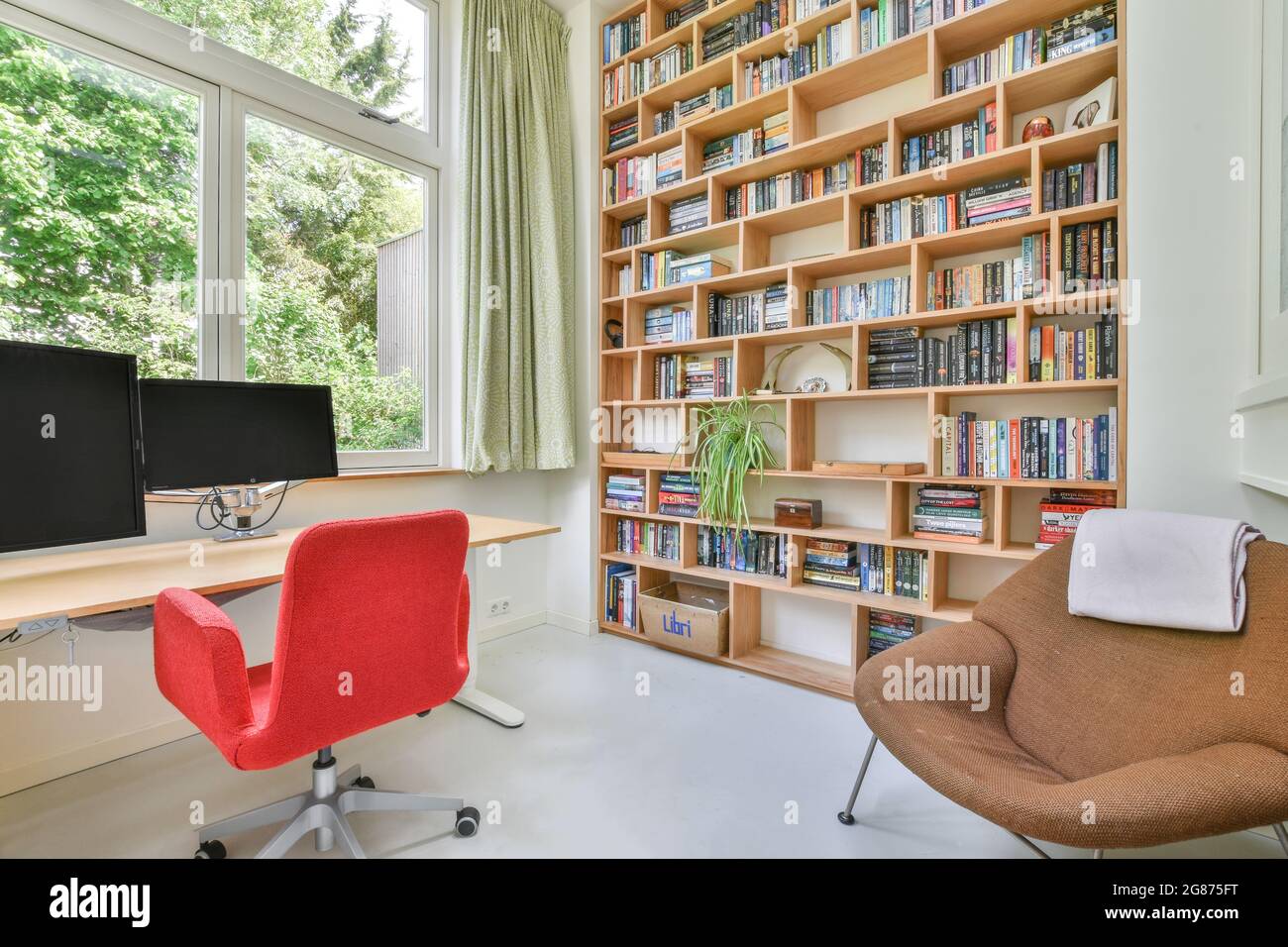 Bright interior design of a luxury house Stock Photo - Alamy