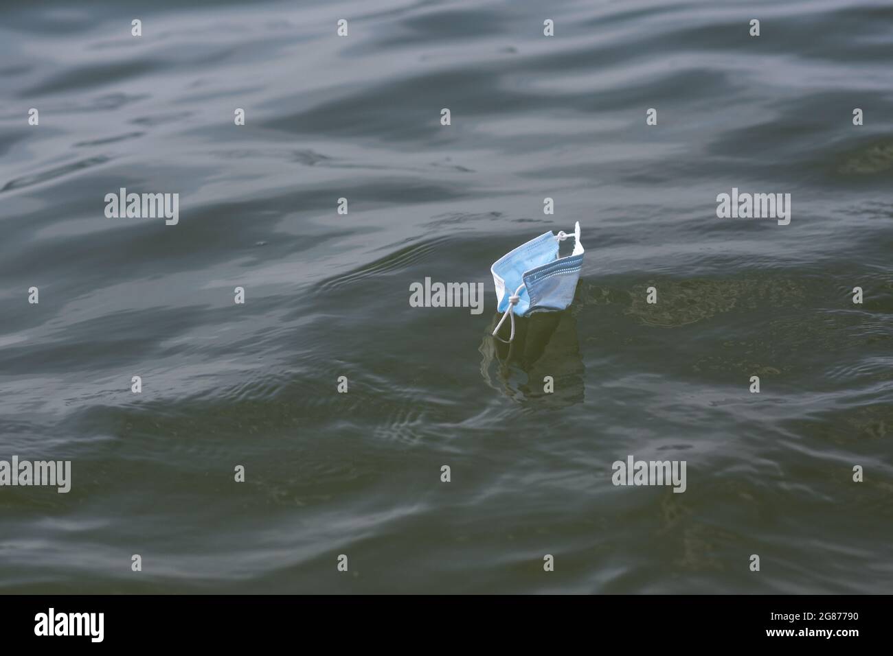 Human face mask in water hi-res stock photography and images - Alamy