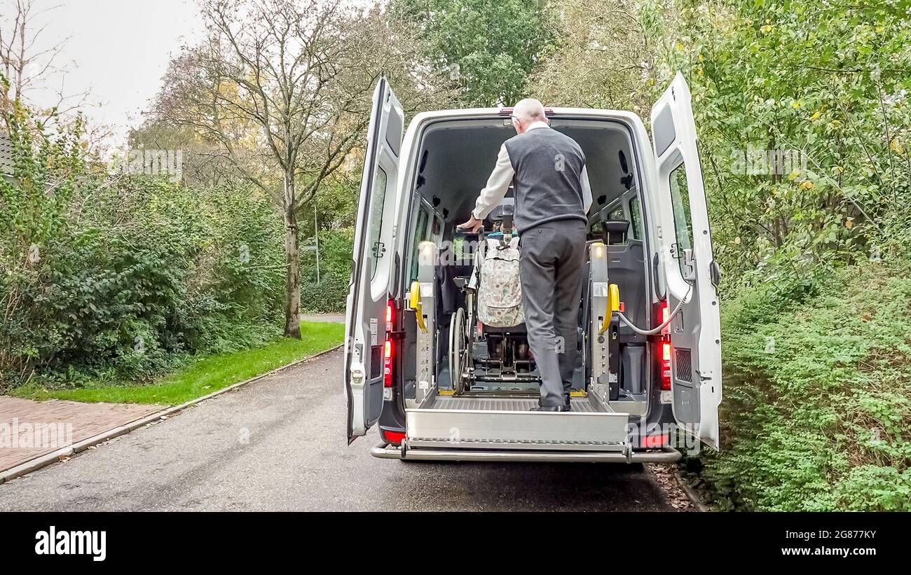 Wheelchair bus lift hi-res stock photography and images - Alamy