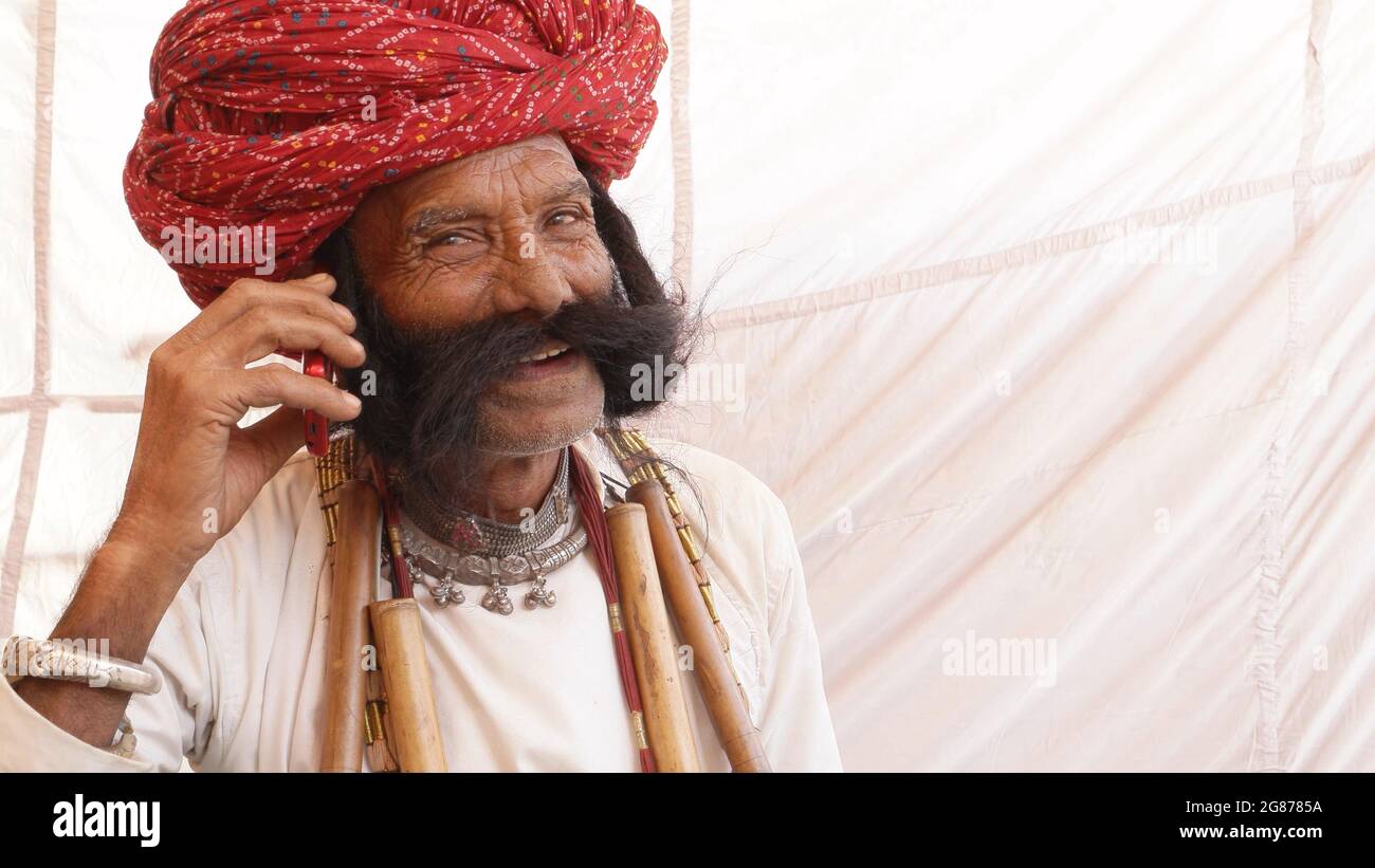 Traditional male indian clothes hi-res stock photography and images - Alamy