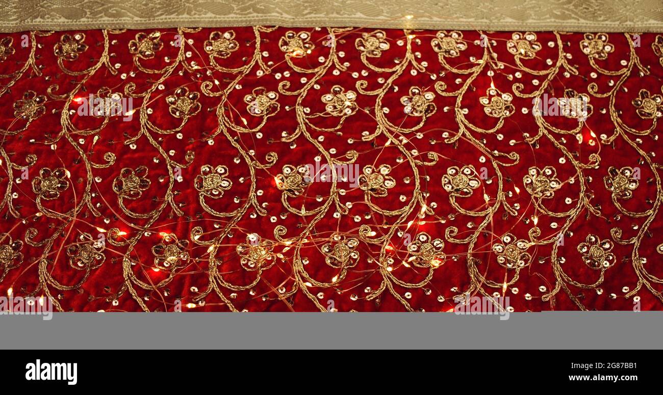 Gold fabric hi-res stock photography and images - Alamy