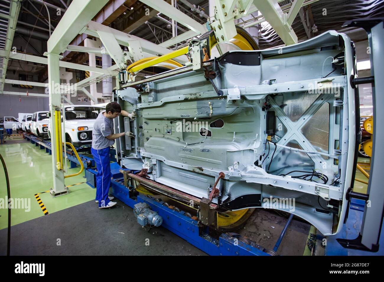 Car production line hi-res stock photography and images - Alamy