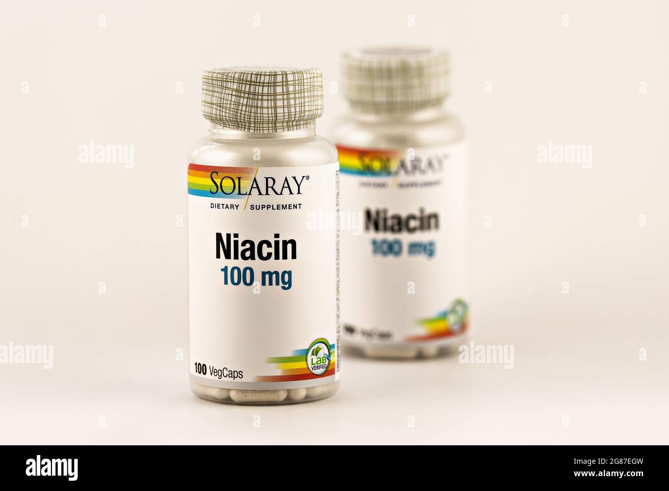 Niacin capsules hi-res stock photography and images - Alamy