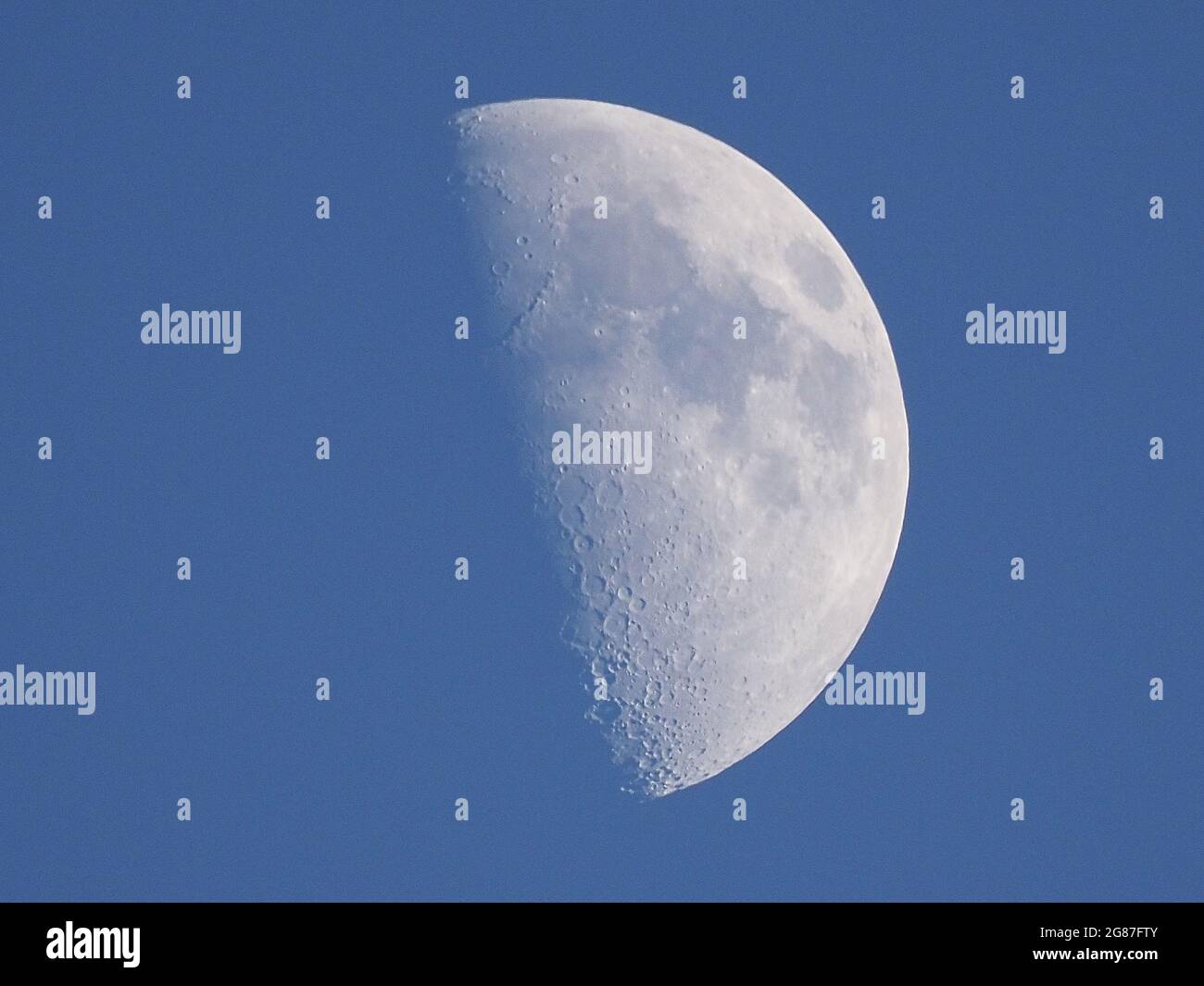 Minster on Sea, Kent, UK. 17th July, 2021. UK Weather: the first ...