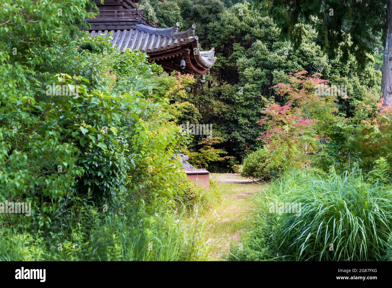 Small japanese temple hi-res stock photography and images - Alamy