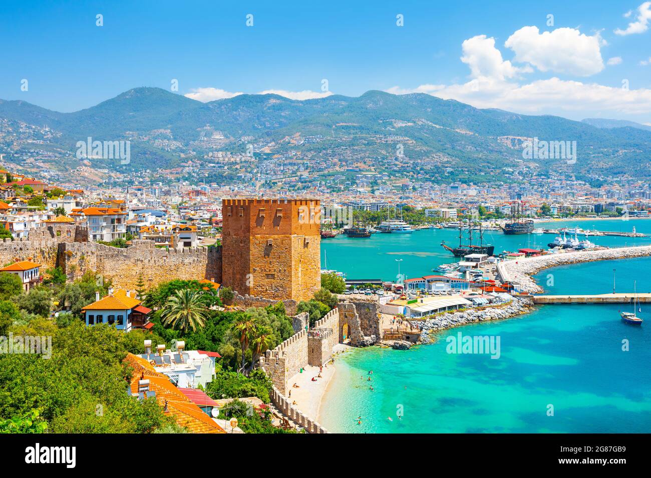 Panoramic view of the harbor of Alanya on a beautiful summer day ...