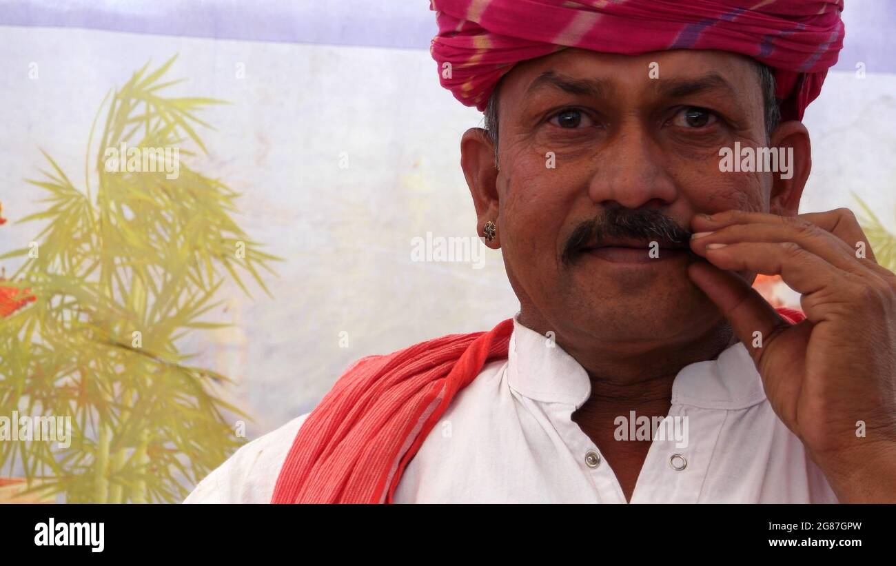Portrait of an Indian male in traditional clothes Stock Photo - Alamy