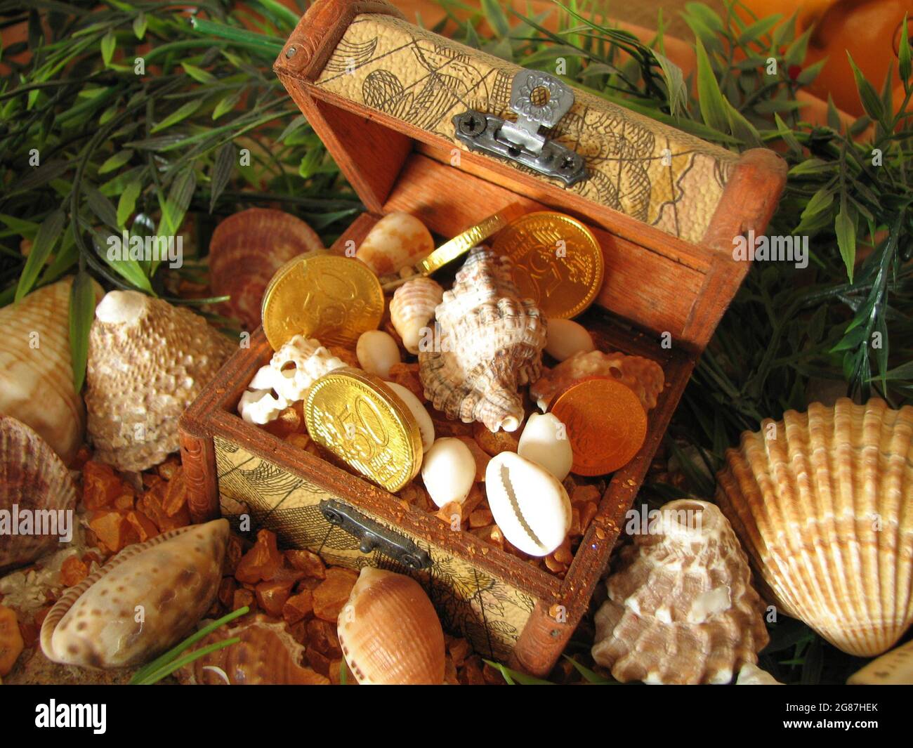 Decorative gold coins hi-res stock photography and images - Alamy