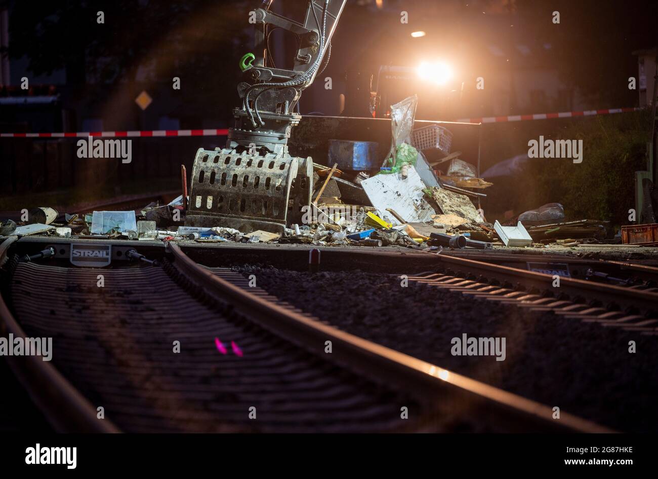 Flood affected residents village hi-res stock photography and images ...