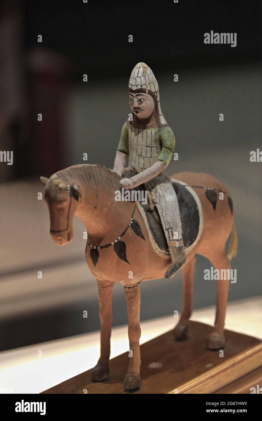 Cavalry guard of honor-terracotta funerary figurine-Han Yang Ling ...