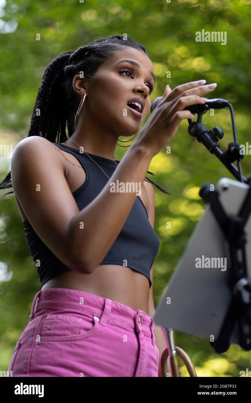 Palacio real 2021 hi-res stock photography and images - Alamy