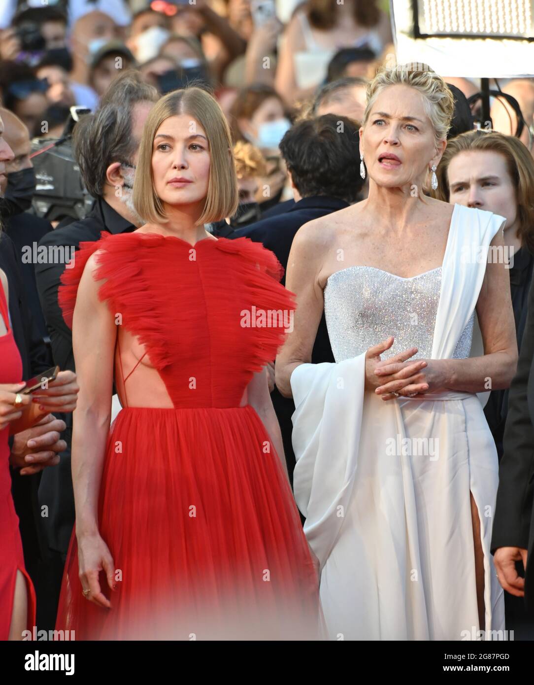 Sharon stone and rosamund pike hi-res stock photography and images - Alamy
