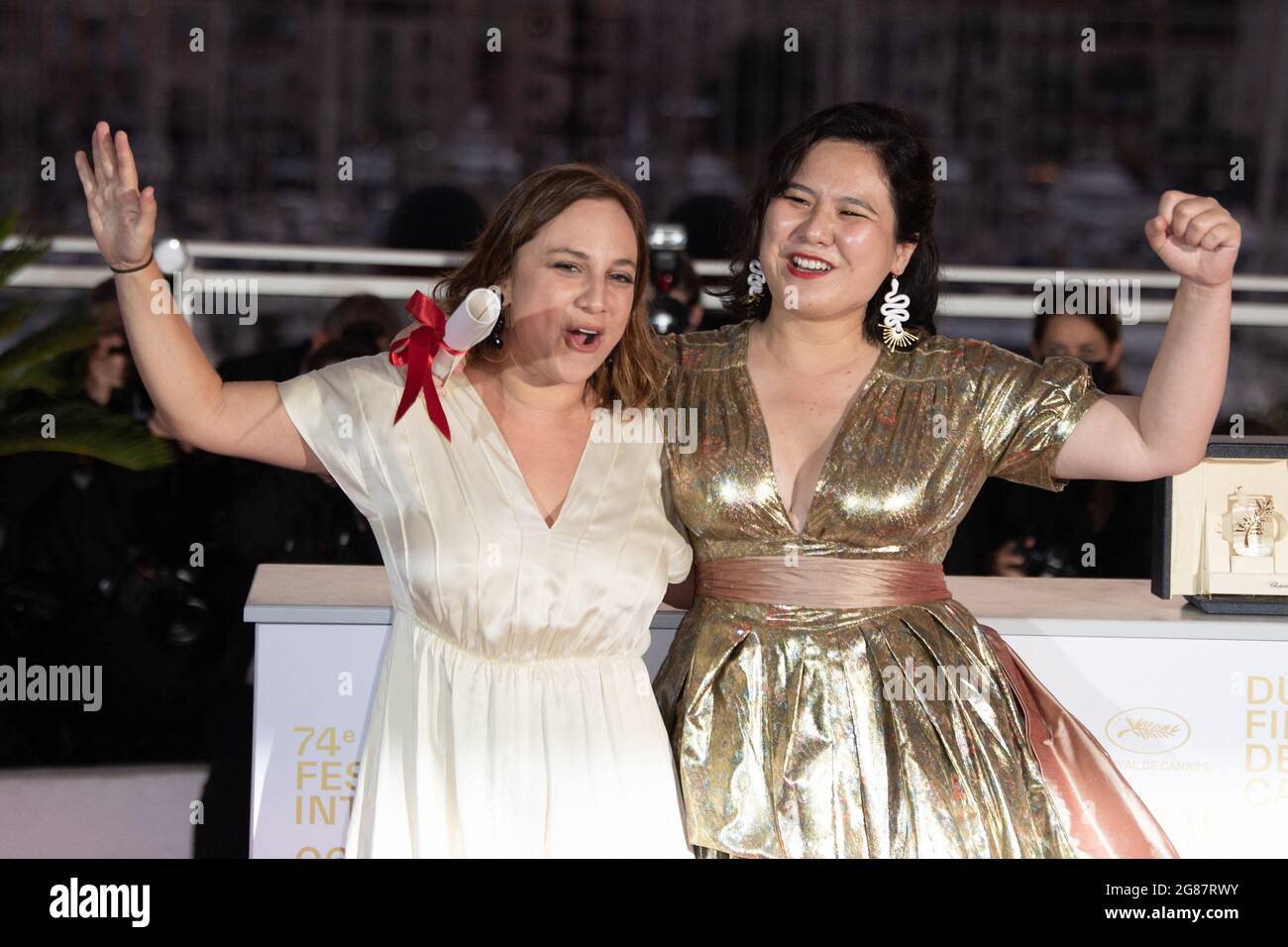 Jasmin Tenucci and Tang Yi pose with the Best Short Movie Award for Ceu ...