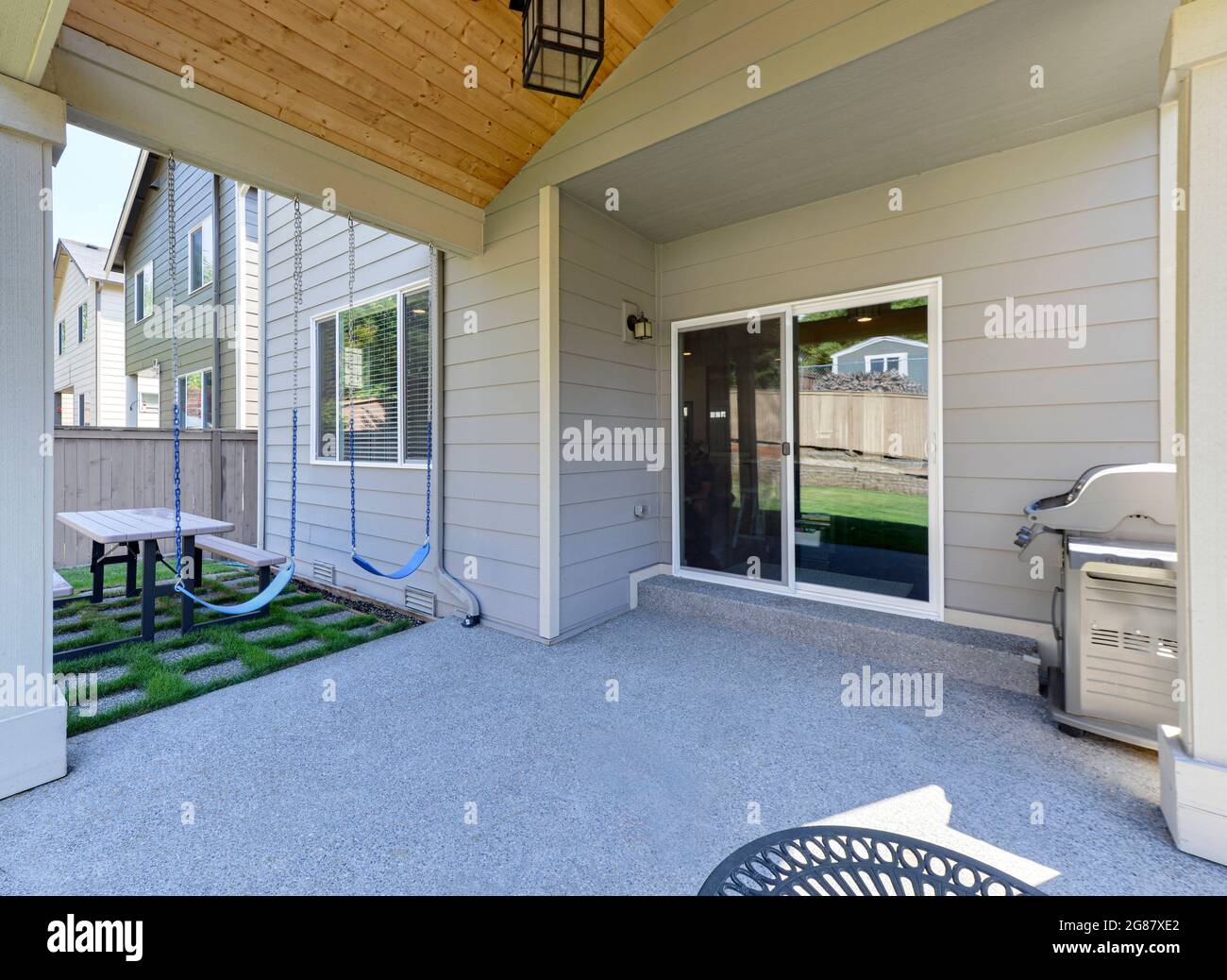 Back exterior of house hi-res stock photography and images - Alamy