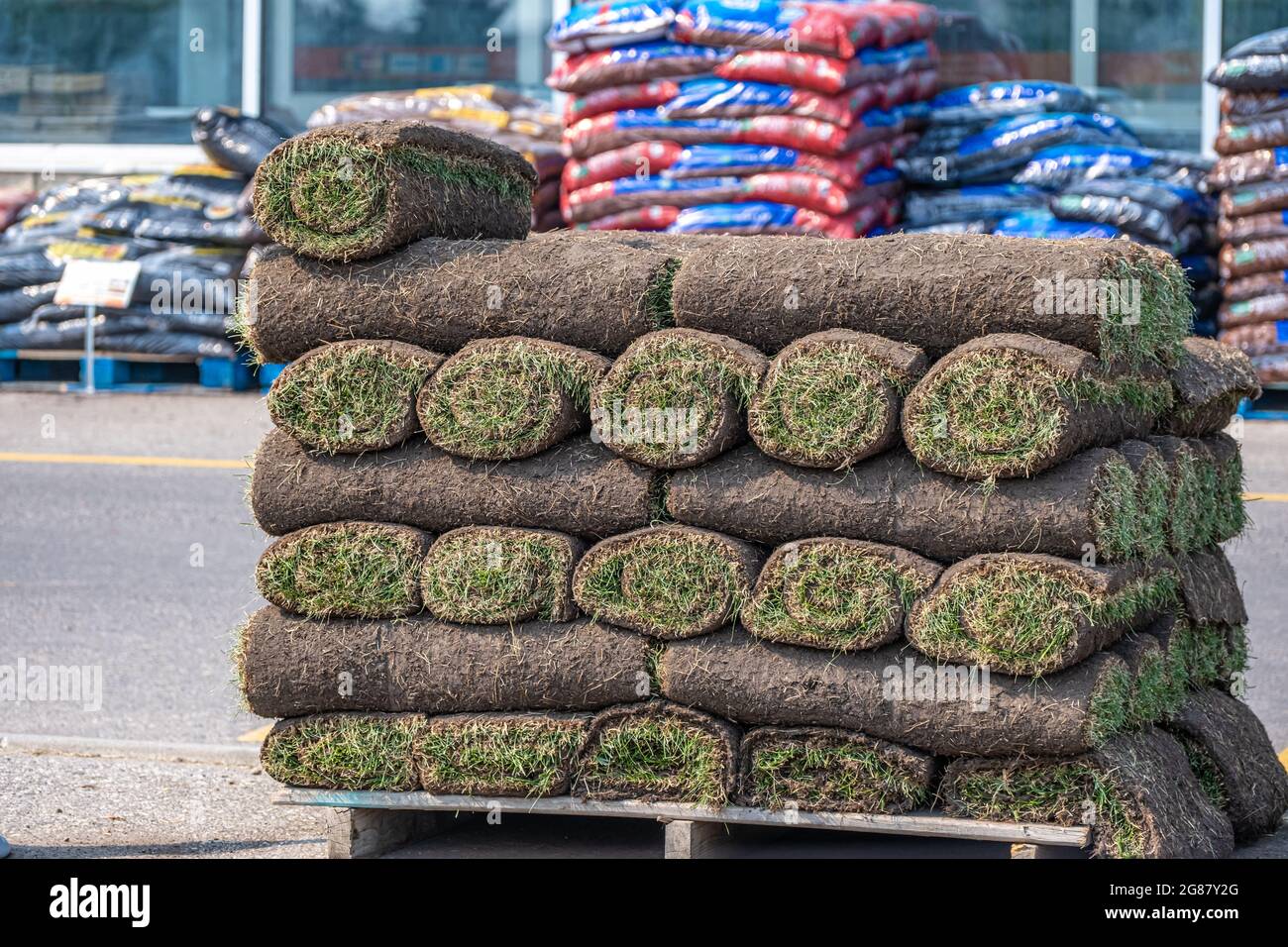 Rolled grass hi-res stock photography and images - Alamy