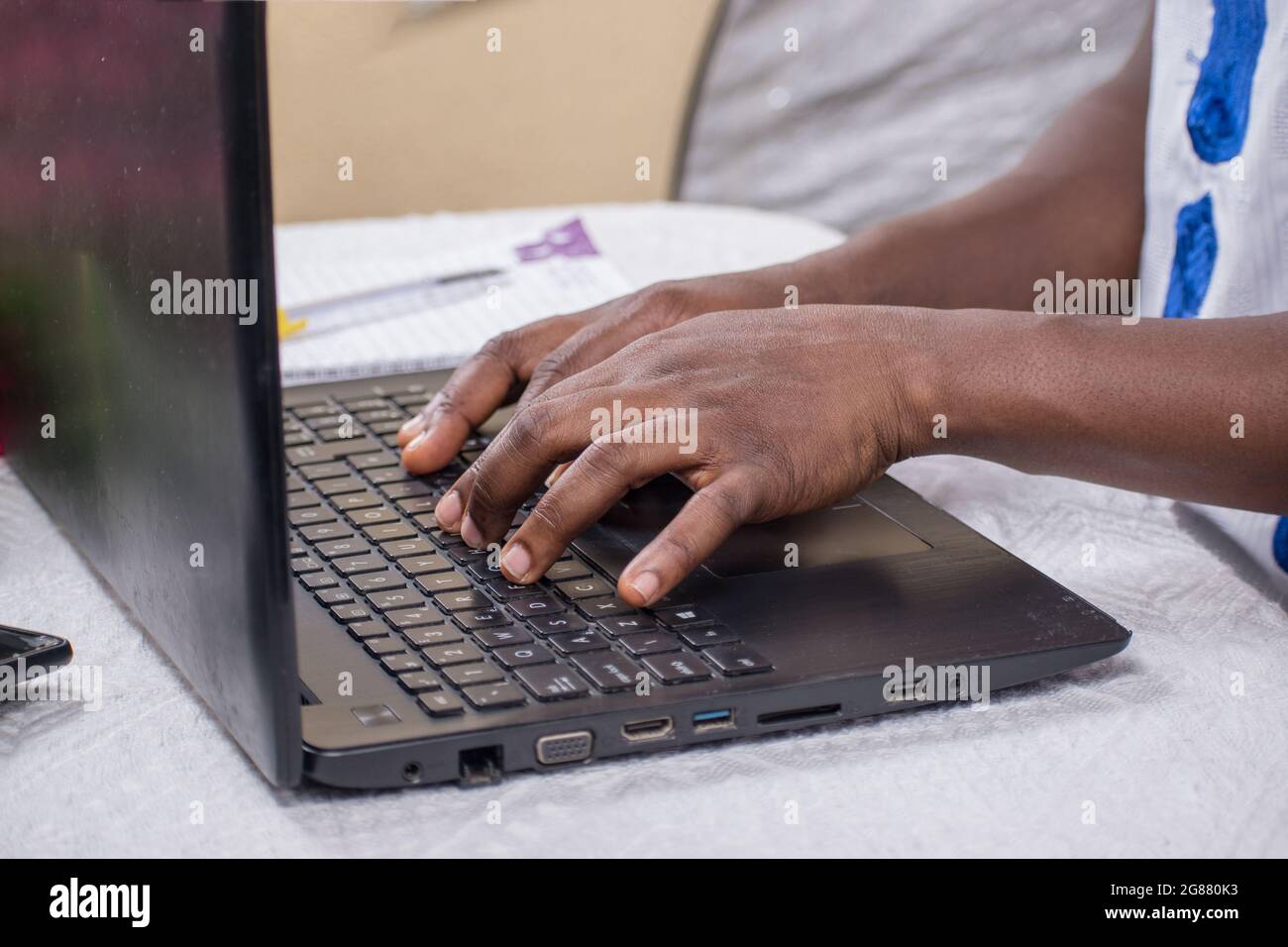 African child reading back view hi-res stock photography and images - Alamy