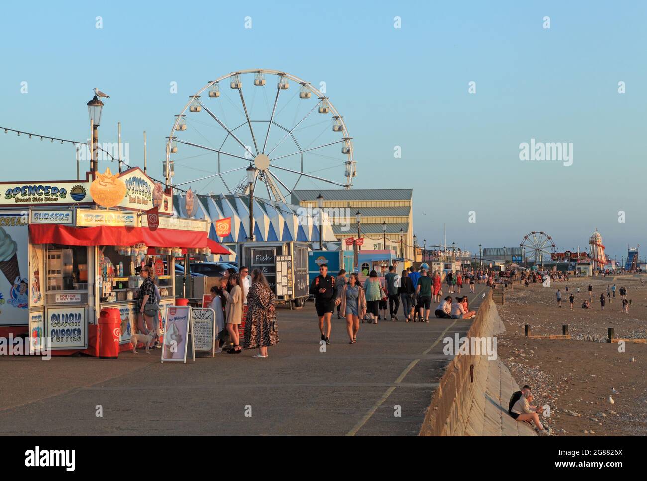 Hunstanton beach promenade hi-res stock photography and images - Alamy