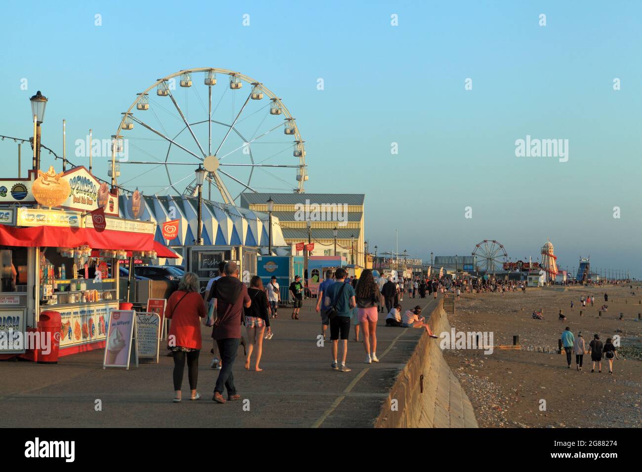The Promenade, Seafront, funfair, beach, holidsymakers, Hunstanton ...