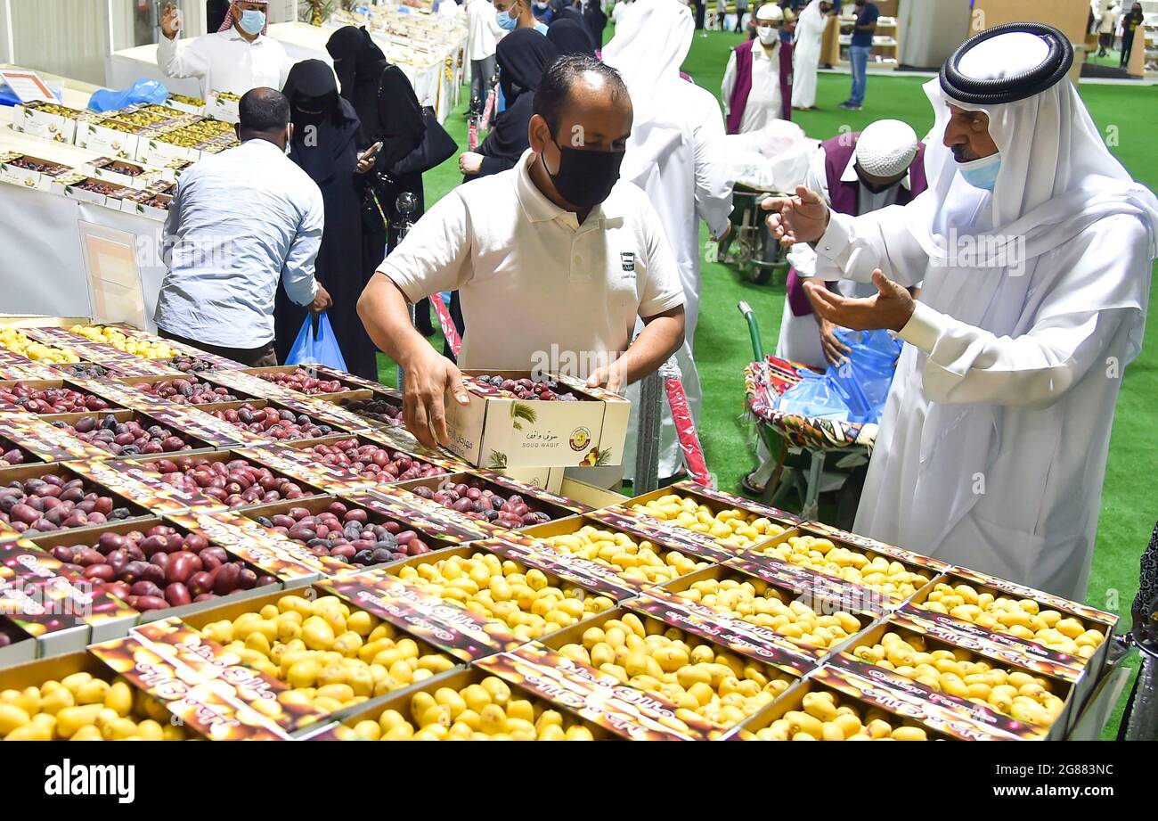 Doha, Qatar. 17th July, 2021. People buy fresh dates at the sixth ...
