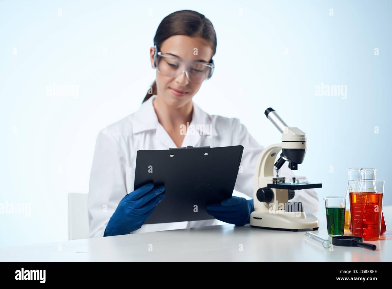 female doctor laboratory research medicine Stock Photo - Alamy