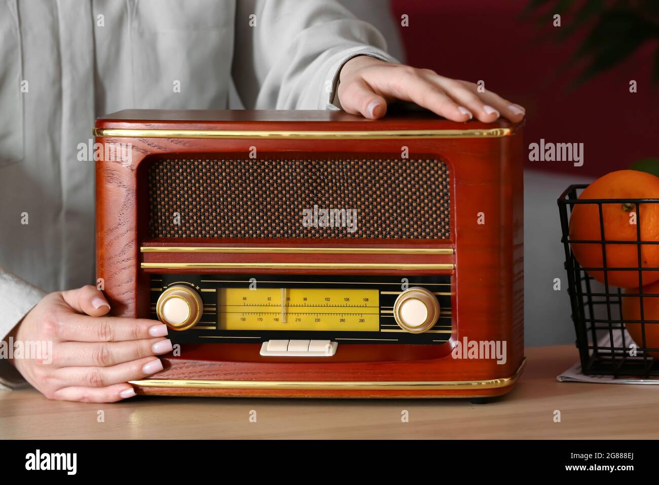 Retro radio receiver food hi-res stock photography and images - Alamy