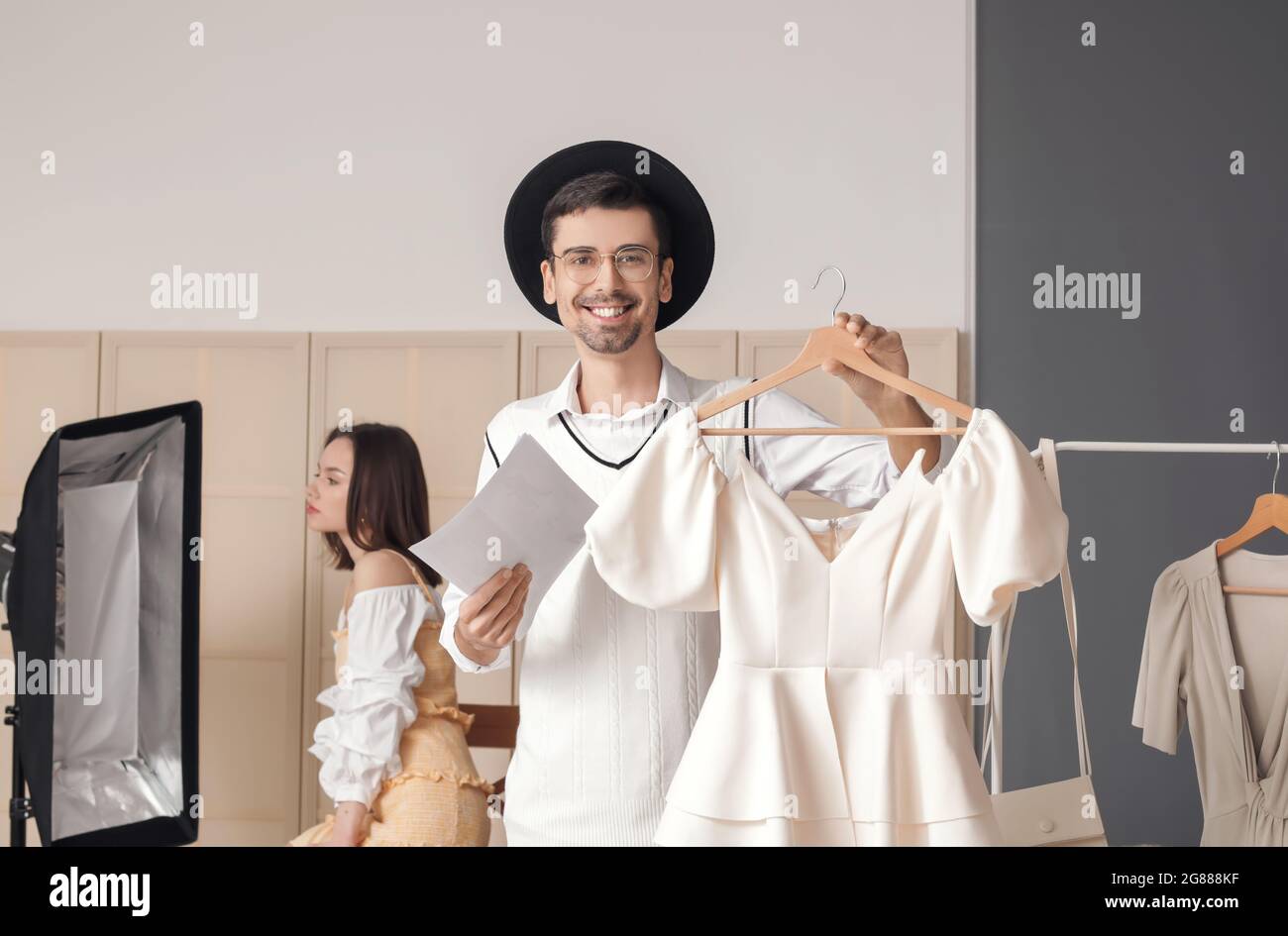 Stylist photoshoot hi-res stock photography and images - Alamy