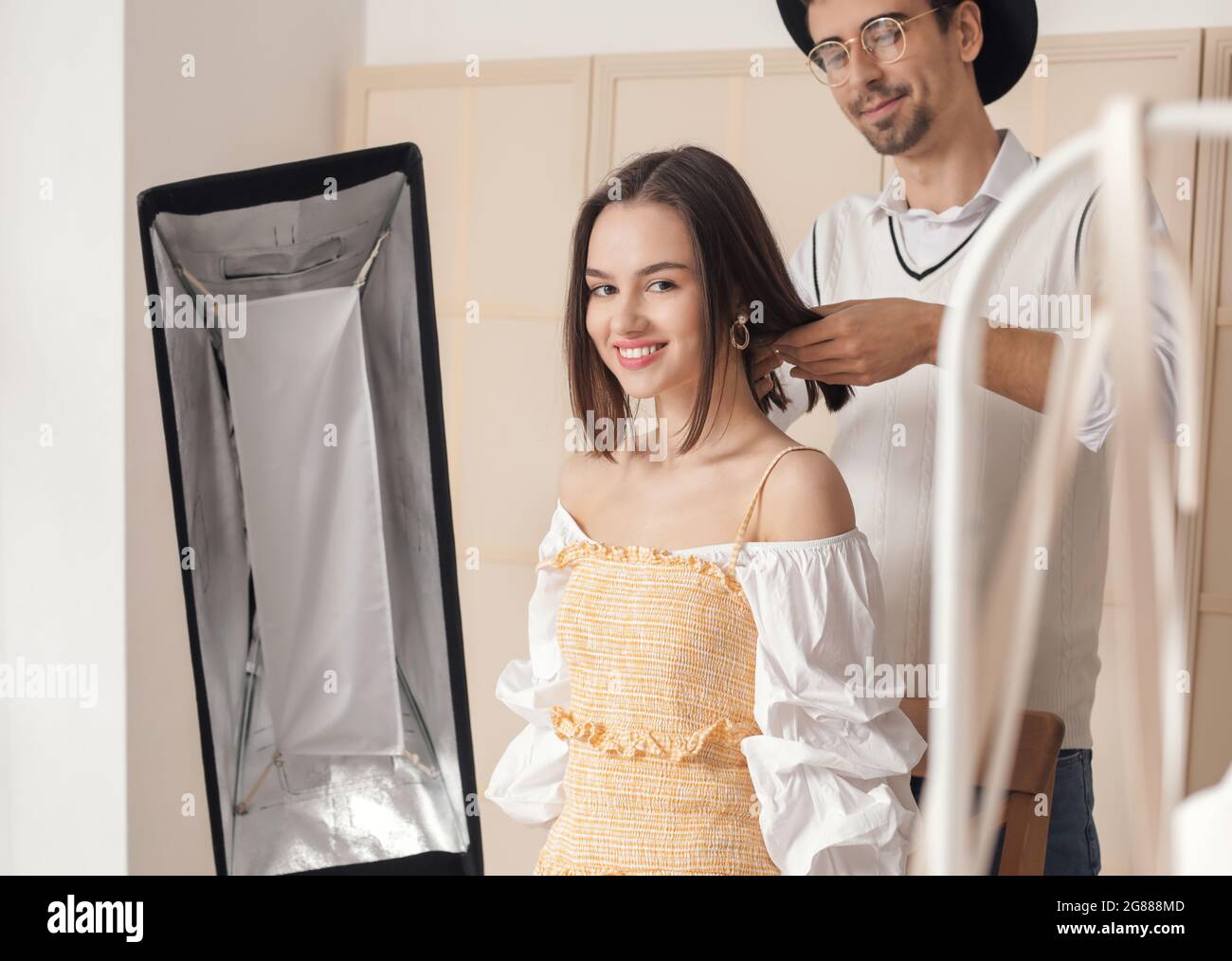Stylist hair photoshoot model hi-res stock photography and images - Alamy