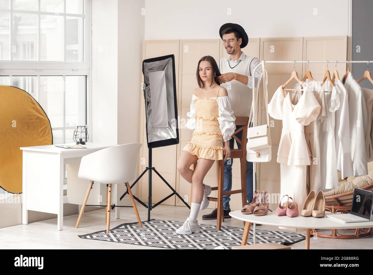 Stylist hair photoshoot model hi-res stock photography and images - Alamy