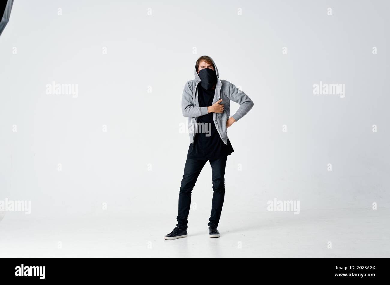 Anonymity and terrorist hi-res stock photography and images - Alamy
