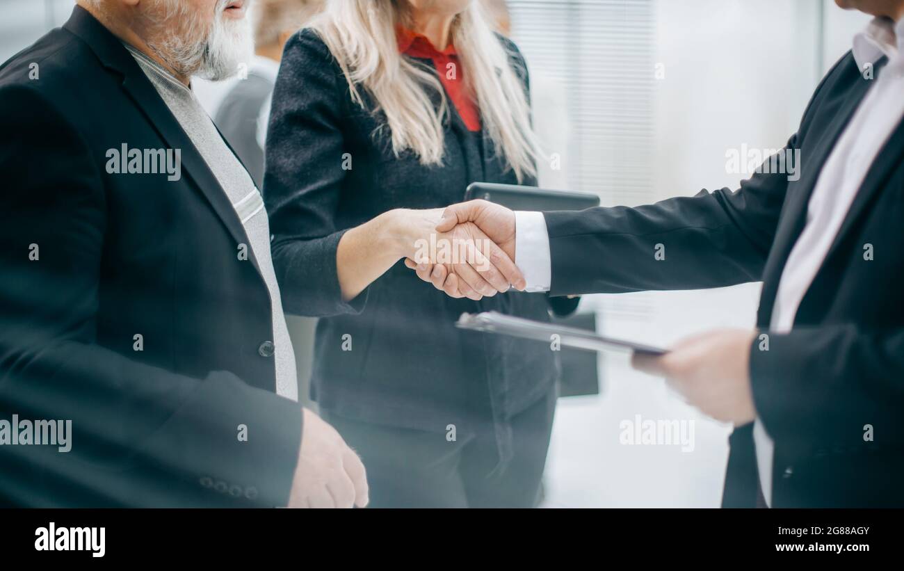 Hand shake interaction hi-res stock photography and images - Alamy
