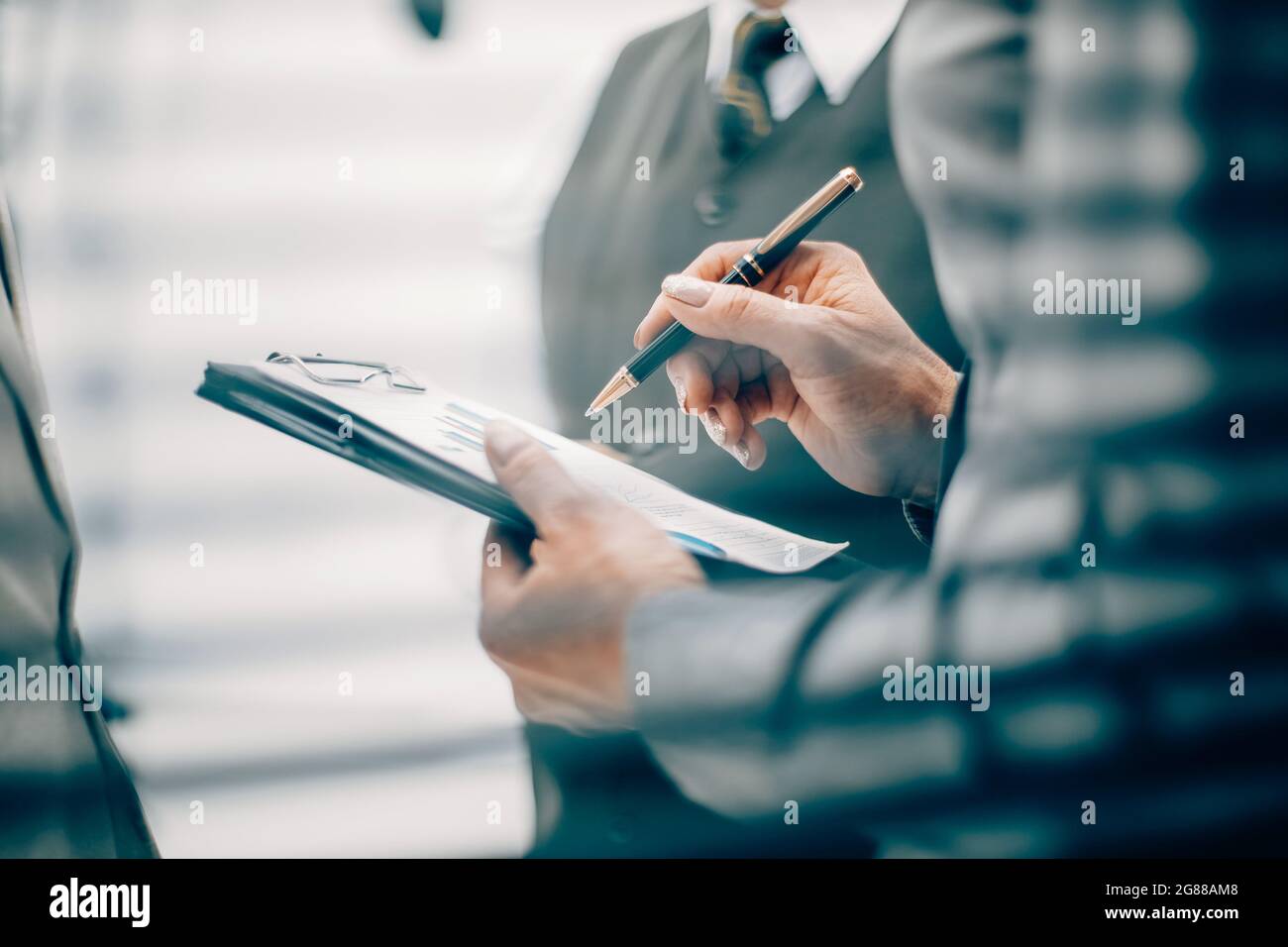 Notes people meeting clipboard hi-res stock photography and images - Alamy