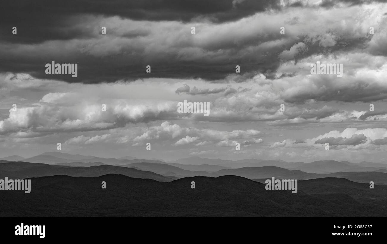 Northern view from Mt. Kearsarge summit towards Ragged Mountain ...