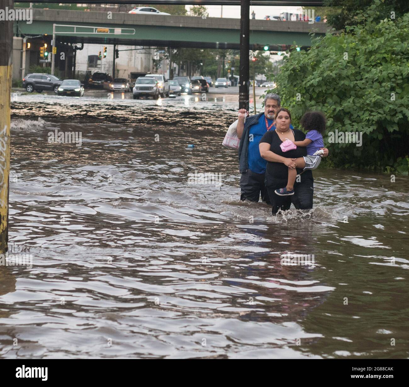 Newark New Jersey Usa 17th July 2021 Pedestrians Walk In A Flooded