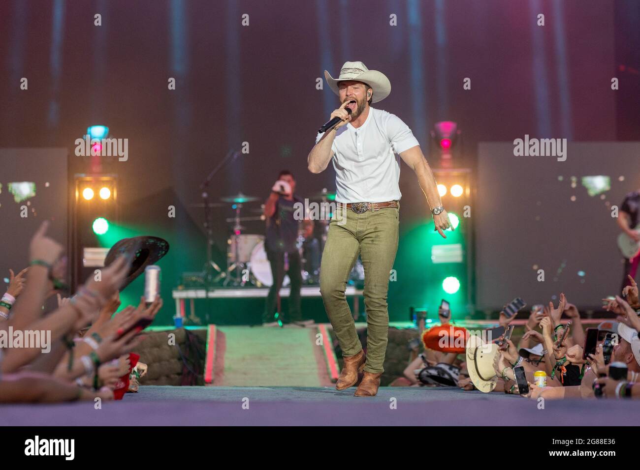 Chris Lane Singer High Resolution Stock Photography and Images - Alamy