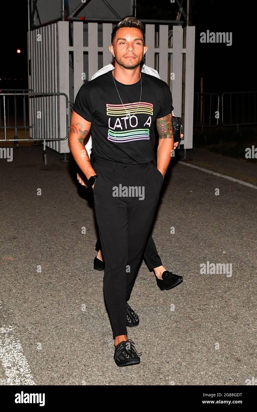 Carta movimento hi-res stock photography and images - Alamy