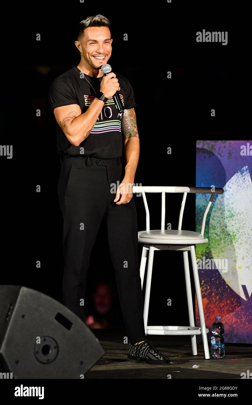 Carta movimento hi-res stock photography and images - Alamy