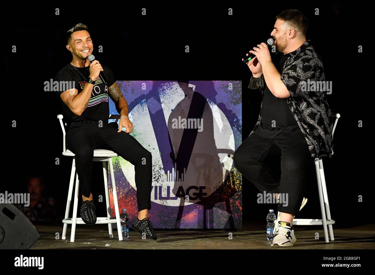 Carta movimento hi-res stock photography and images - Alamy