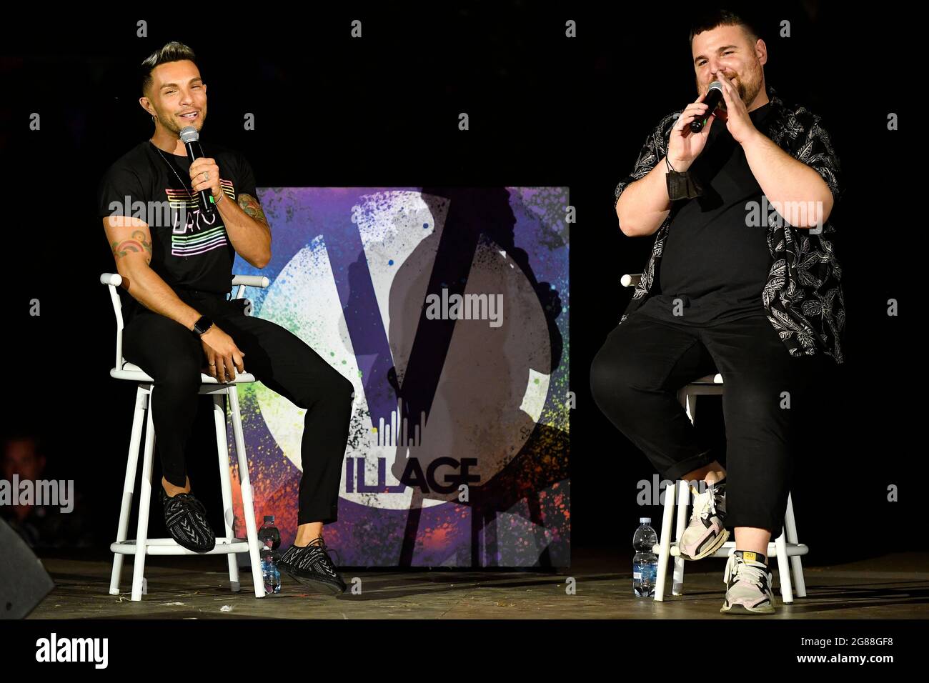 Carta movimento hi-res stock photography and images - Alamy